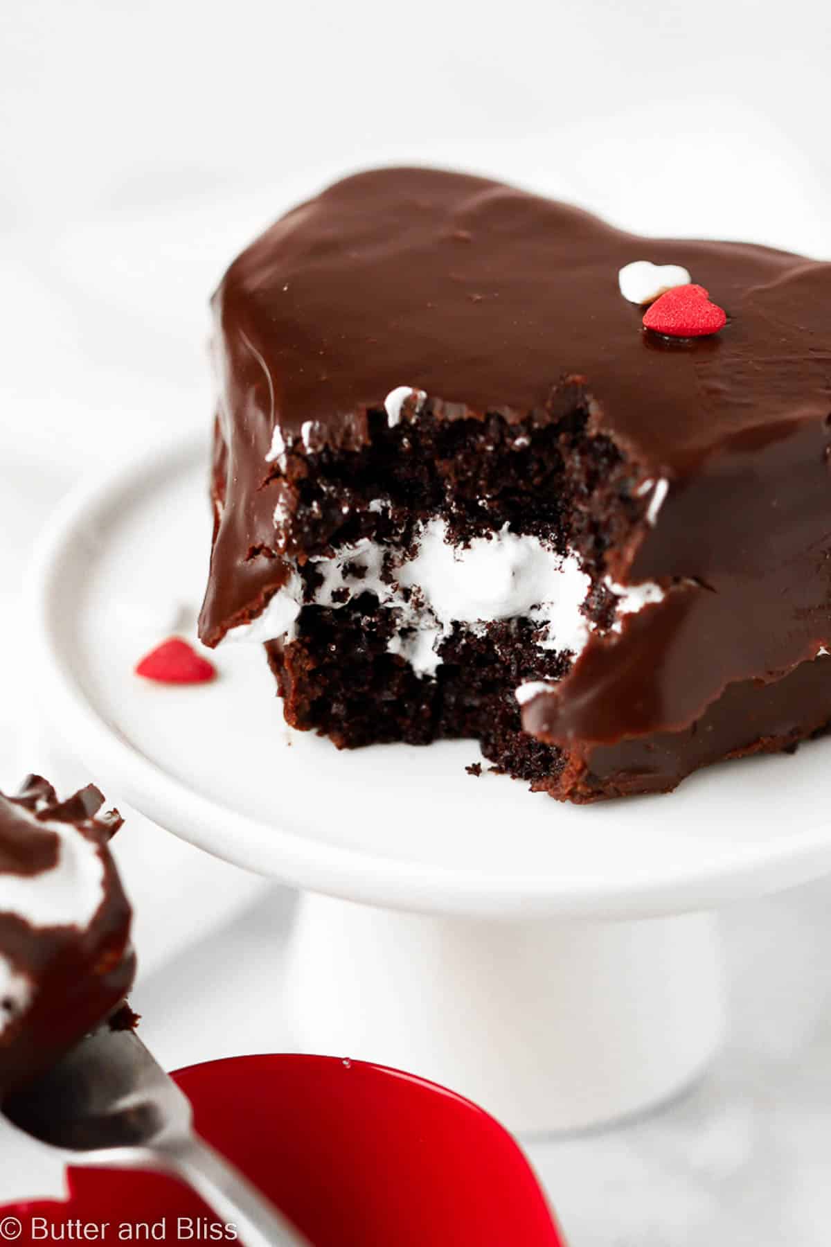 Chocolate Mini Cakes with Marshmallow Filling