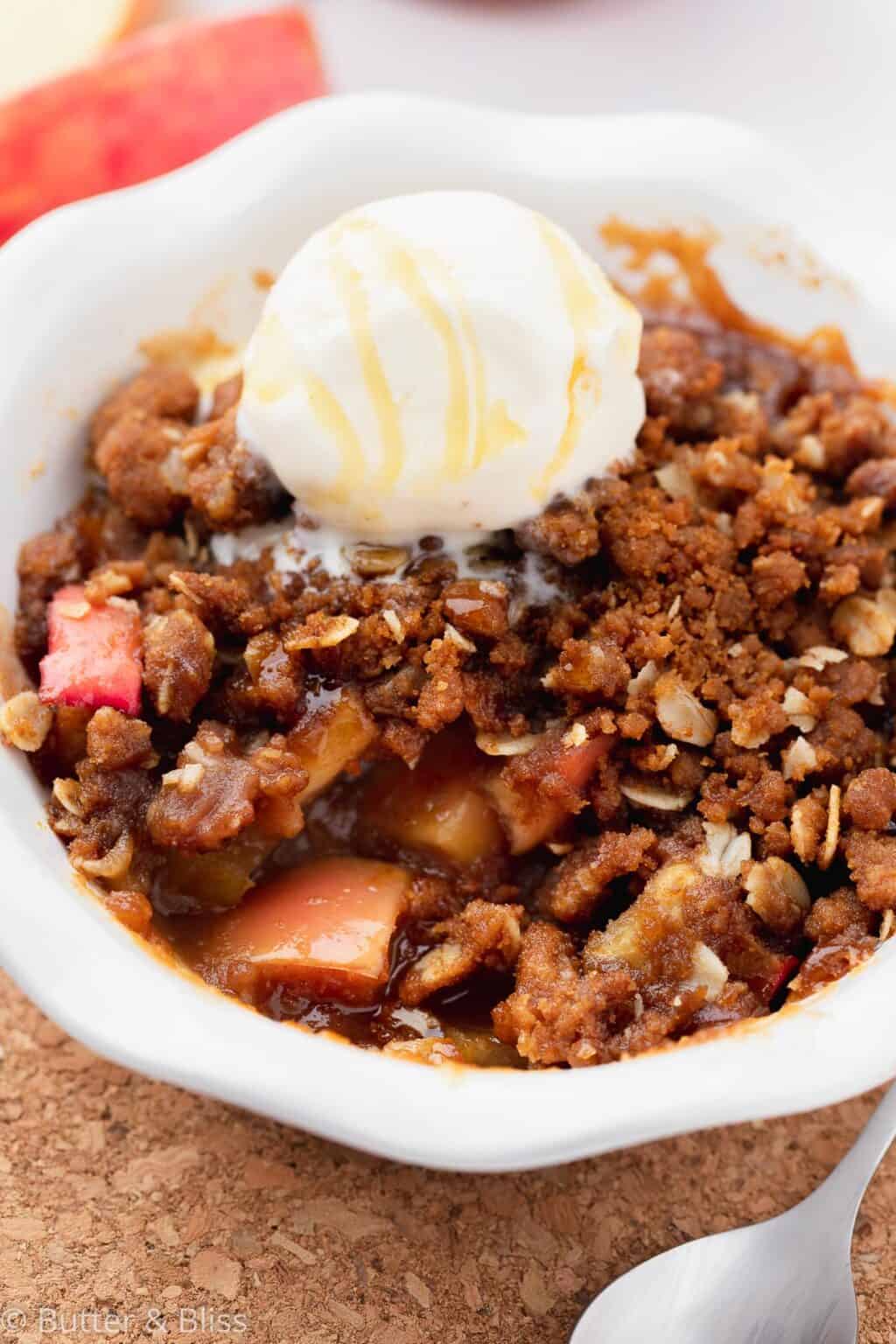 Easy Apple Biscoff Crisp