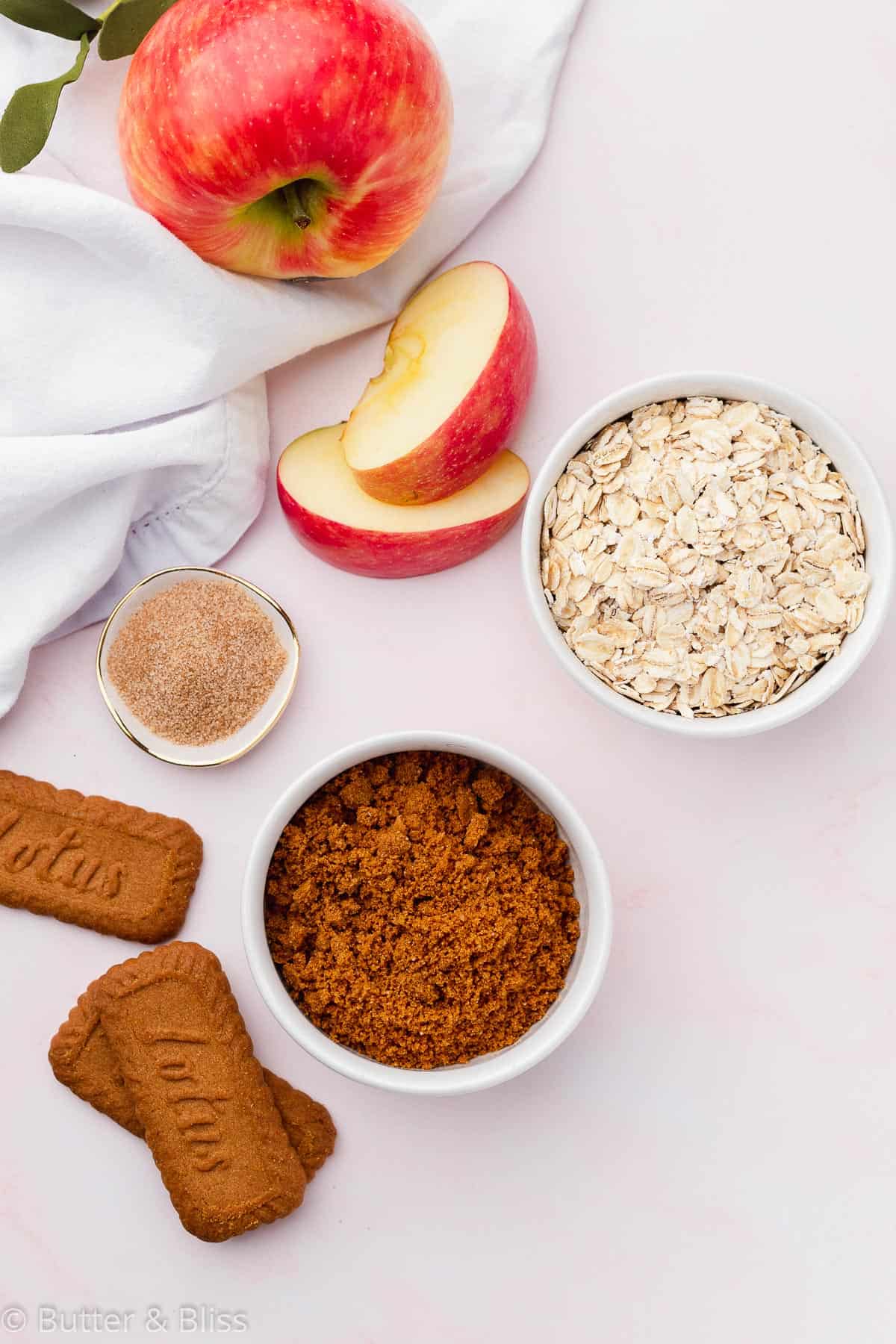 Easy Apple Biscoff Crisp