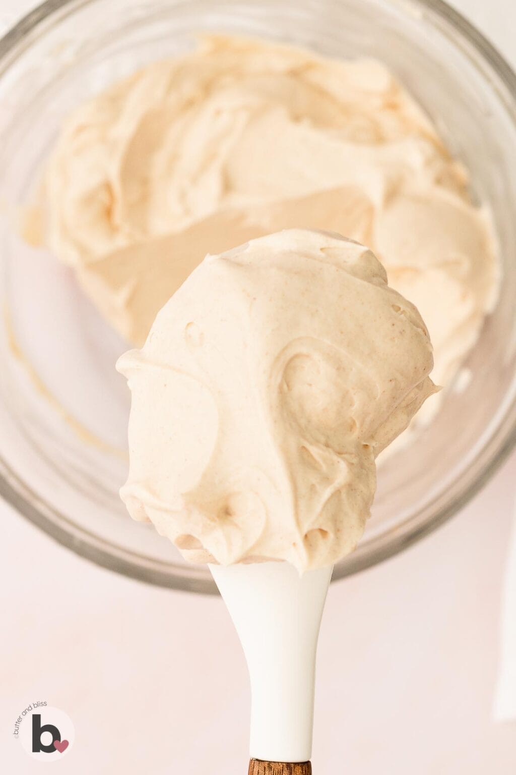 Maple Cream Cheese Frosting with Cinnamon and Maple Syrup